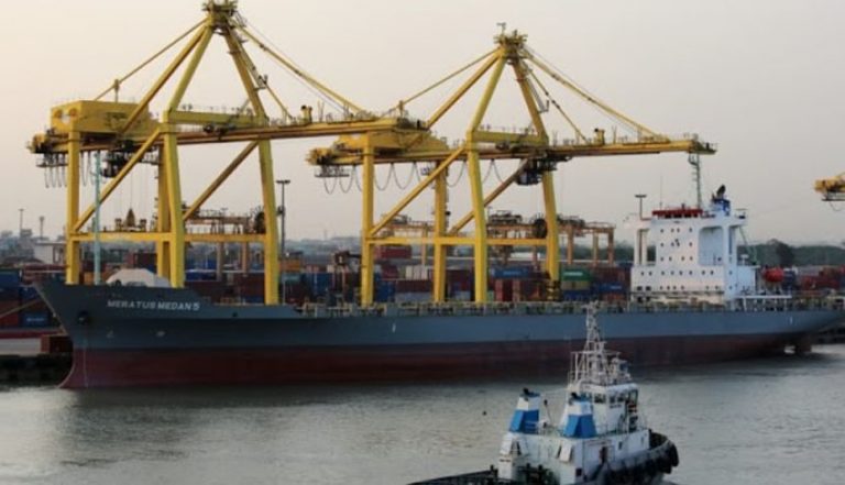 Sandar di Belawan, MV Meratus Medan 5 Bawa Mayat - TOPMETRO NEWS