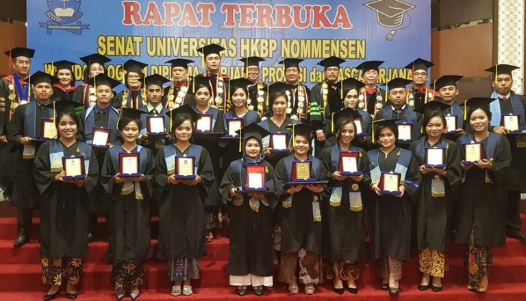 Universitas HKBP Nommensen Medan wisuda 1.880 sarjana